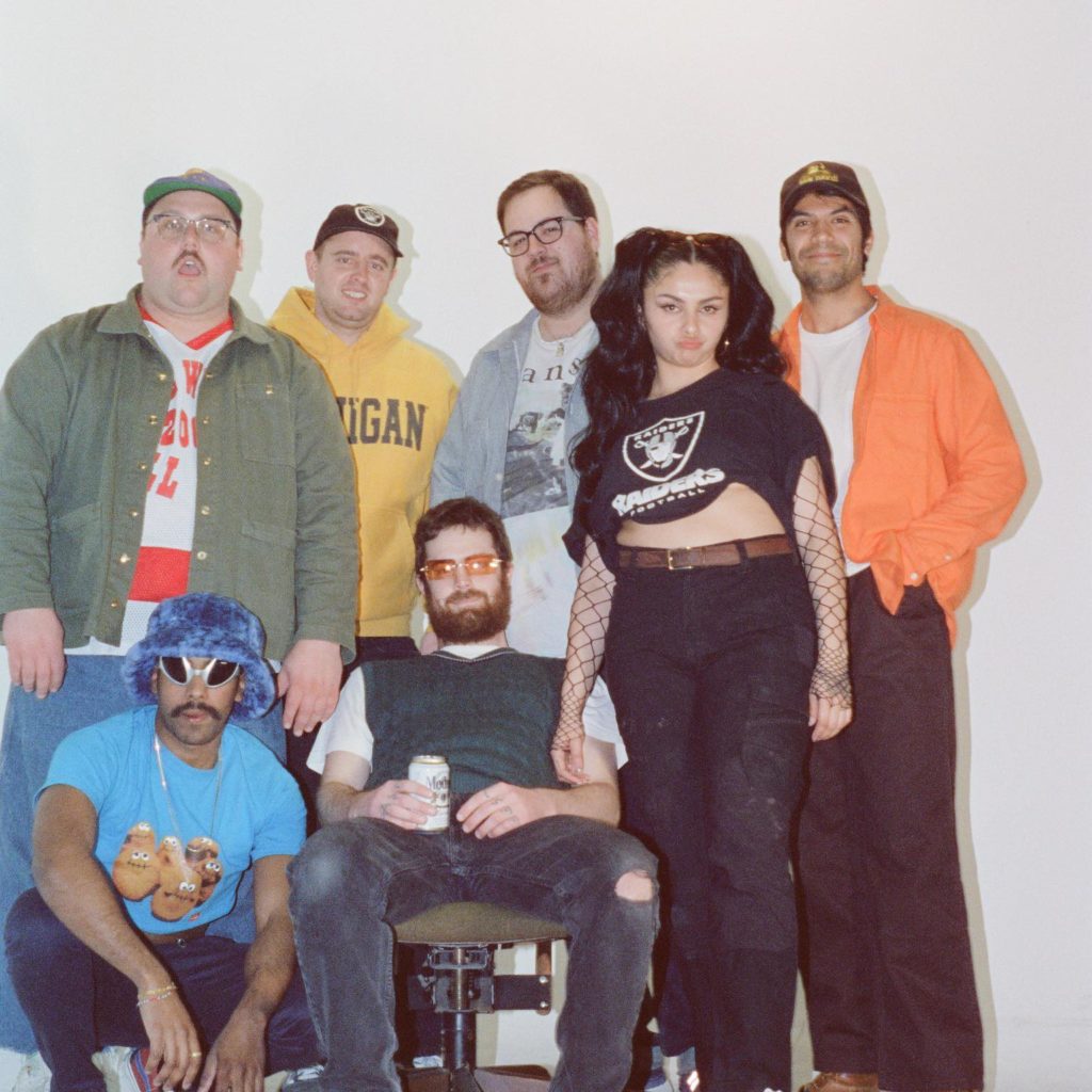 [Reseña] Just Friends “Gusher” – Sucio Funk, humedad y el café de por ...